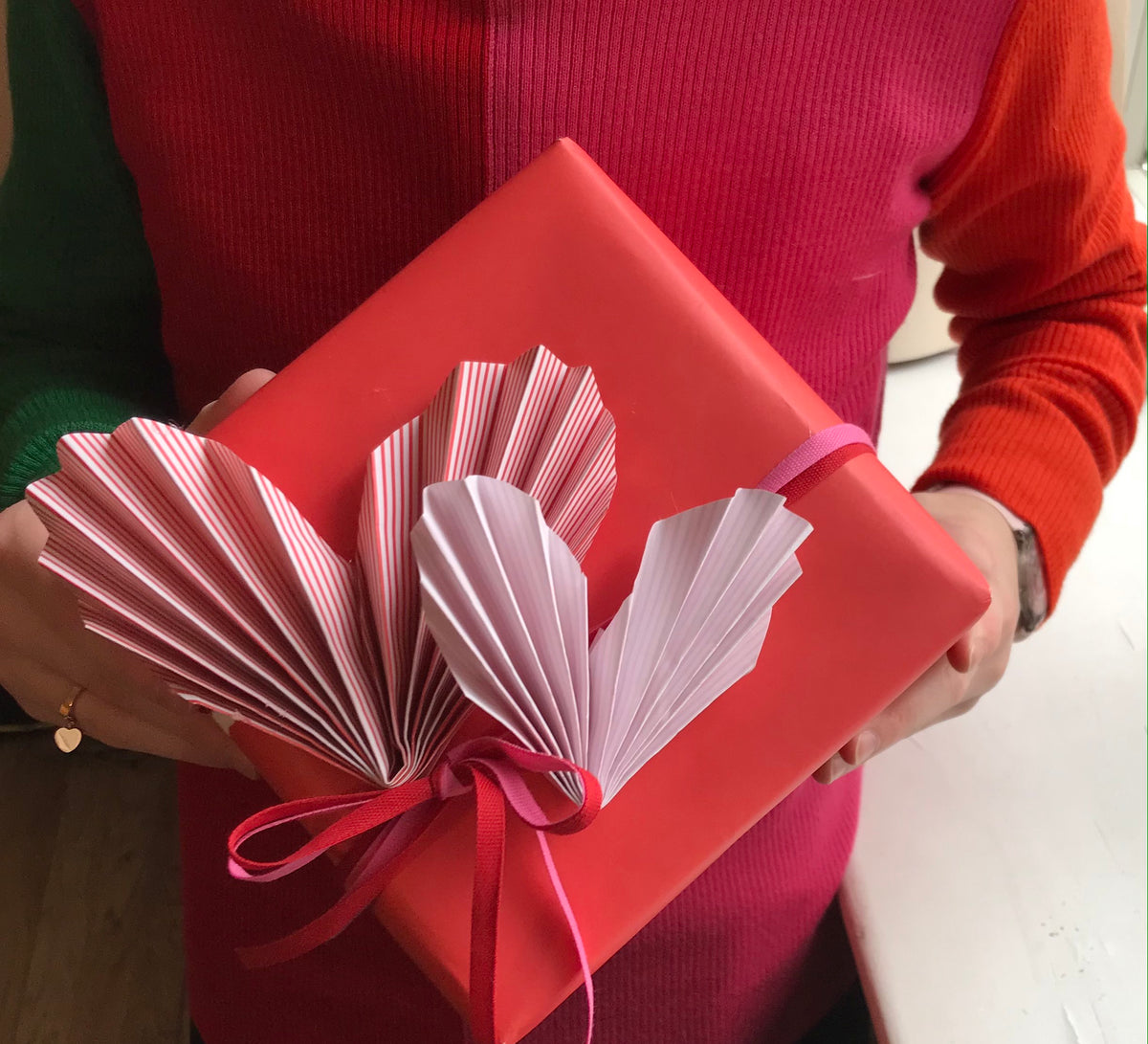 Great Easy Way to Elevate Your Valentine's Wrapping – Artingifting.com